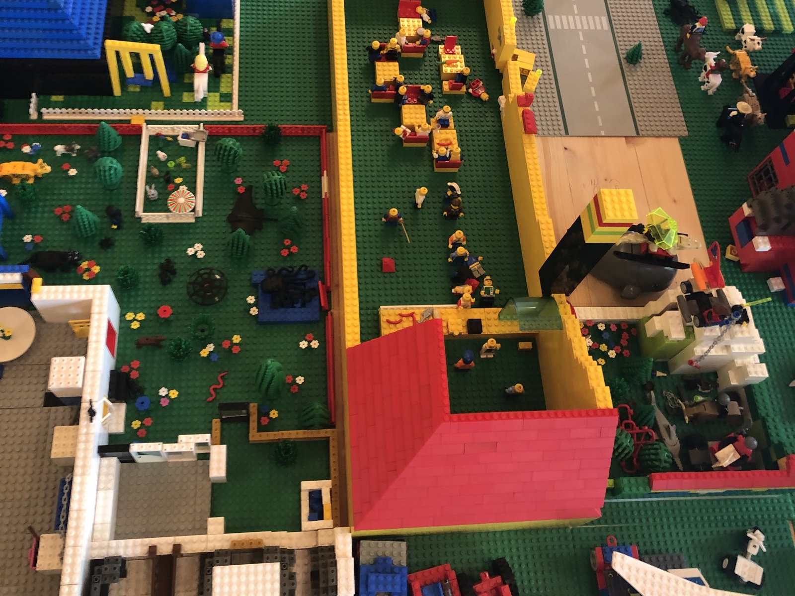 Lego® Stadt bauen: Kinder gestalten ihre Traumstadt in Adelberg